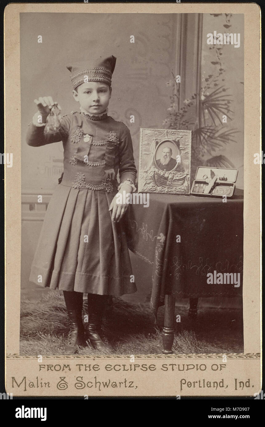 Isa Loyd Upson, known as the 'Persimmon Girl,' of the 100th Indiana ...