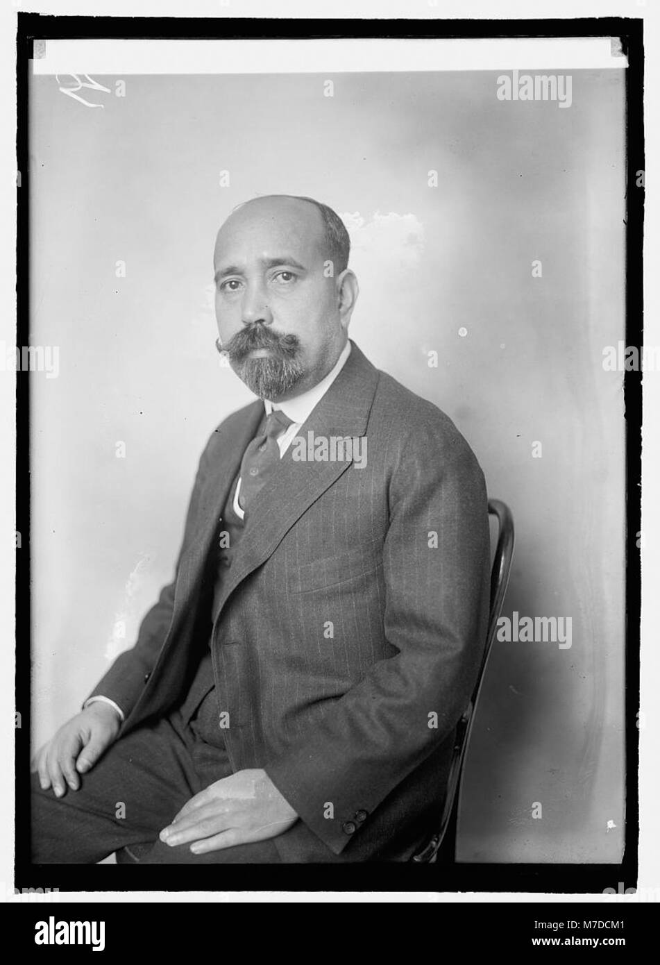 Photo investigator Black and White Stock Photos & Images - Alamy