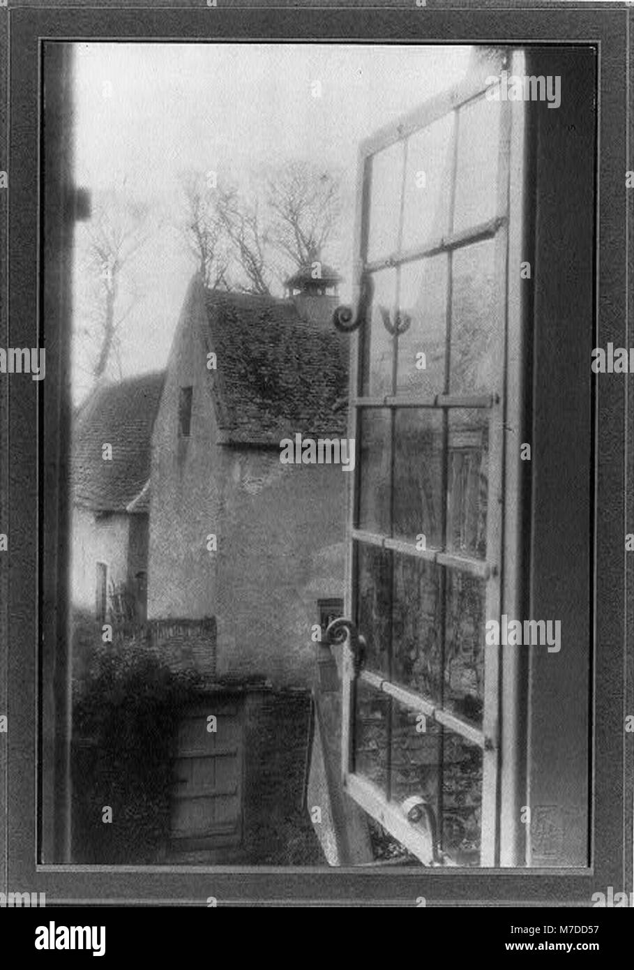 Tapestry garden Black and White Stock Photos & Images - Alamy