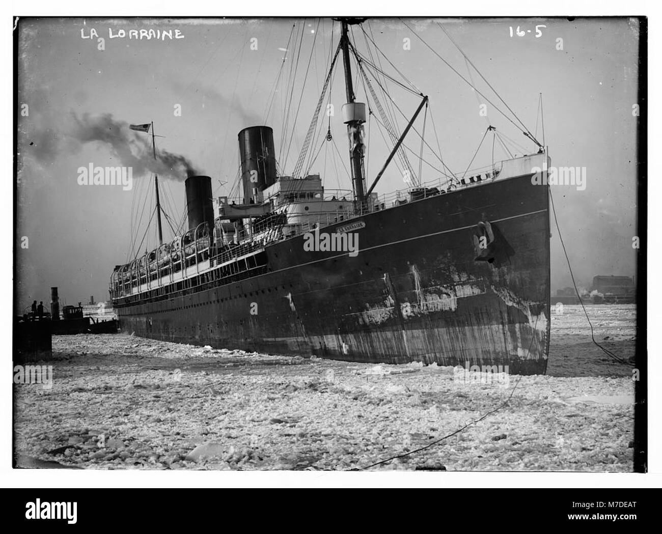 This image depicts the ship La Lorraine, a French ocean liner that was ...