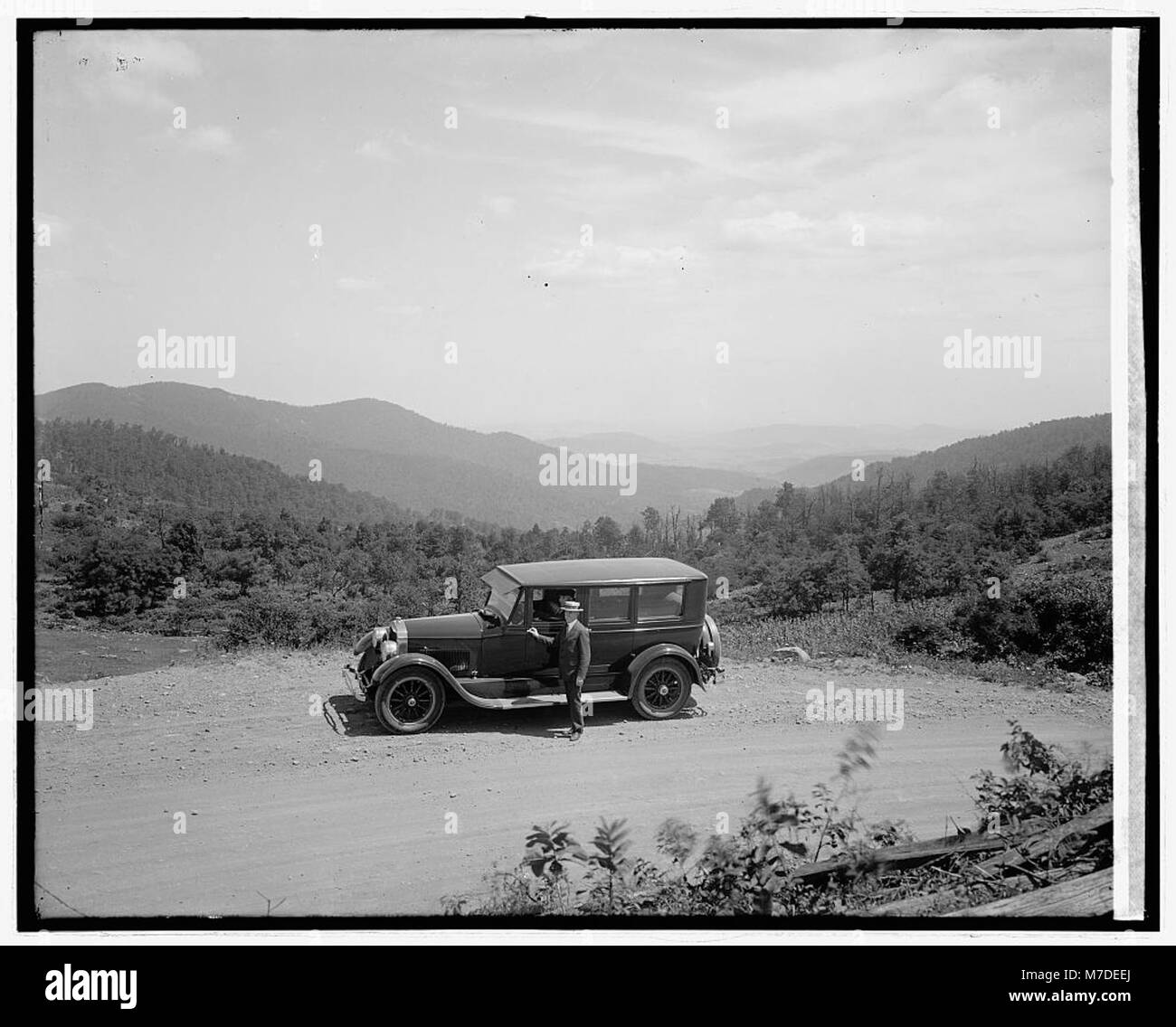 Early 1900s national highway association hi-res stock photography and ...