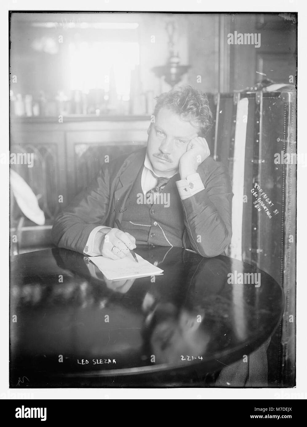 Leo Slezak Black and White Stock Photos & Images - Alamy