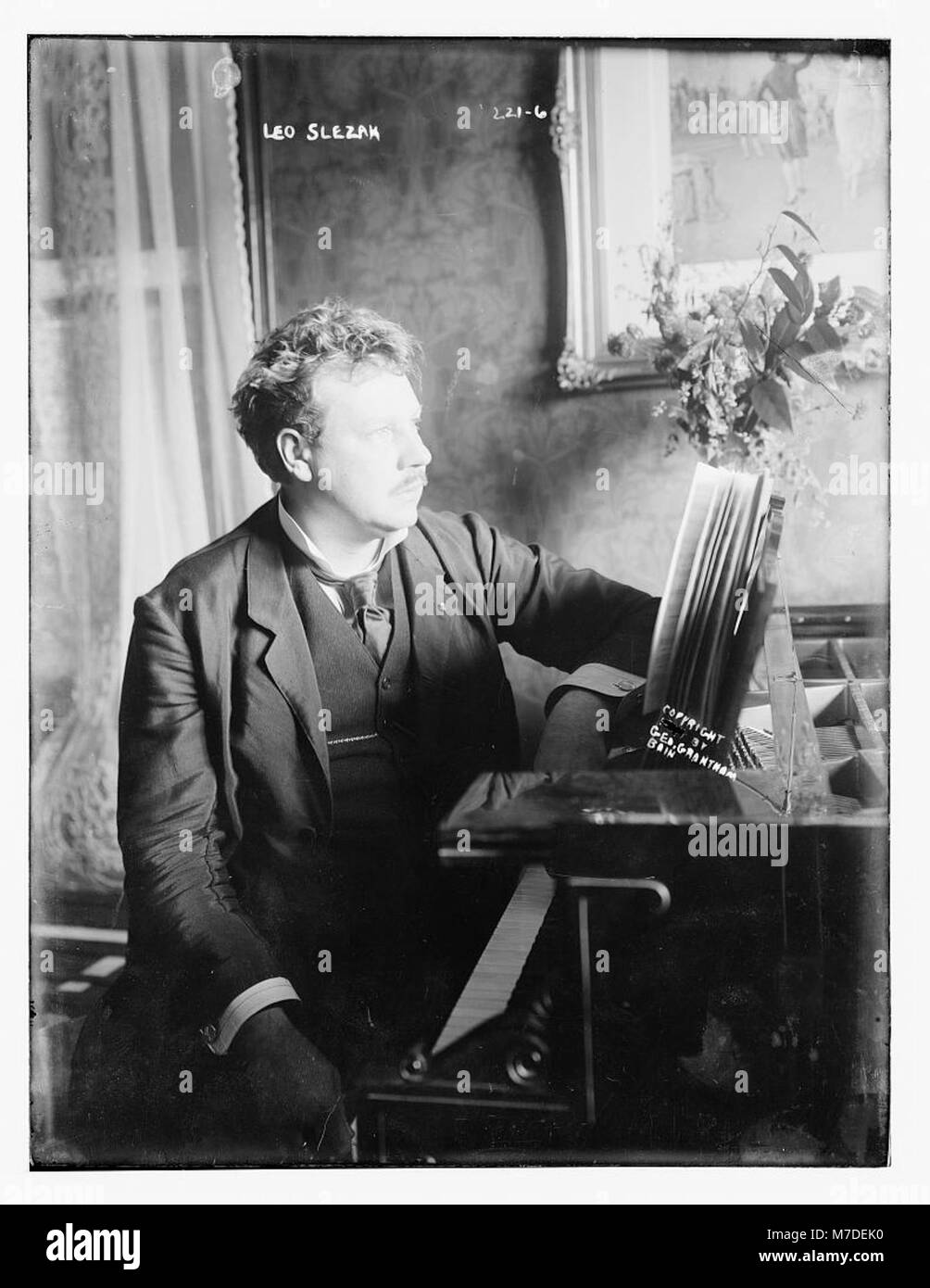 German austrian tenor opera singer hi-res stock photography and images ...