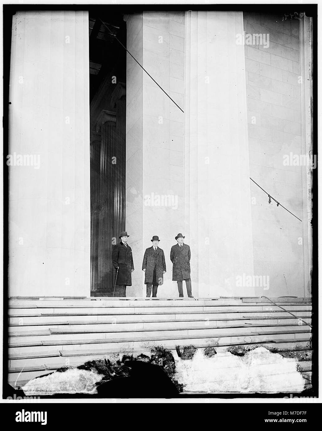 A detailed photograph of the Lincoln Memorial in Washington, D.C ...