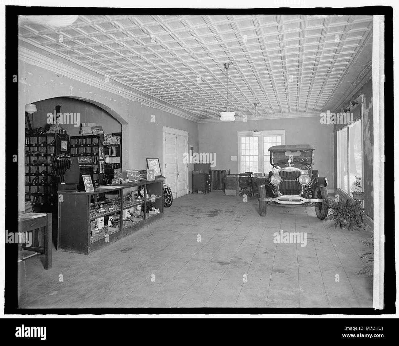 Vintage falls church Black and White Stock Photos & Images - Alamy