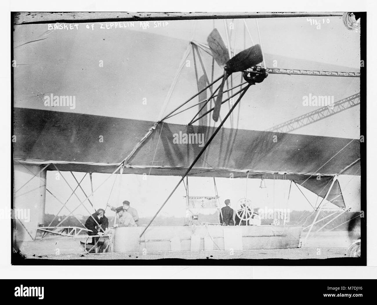 Zeppelin air ship hi-res stock photography and images - Alamy