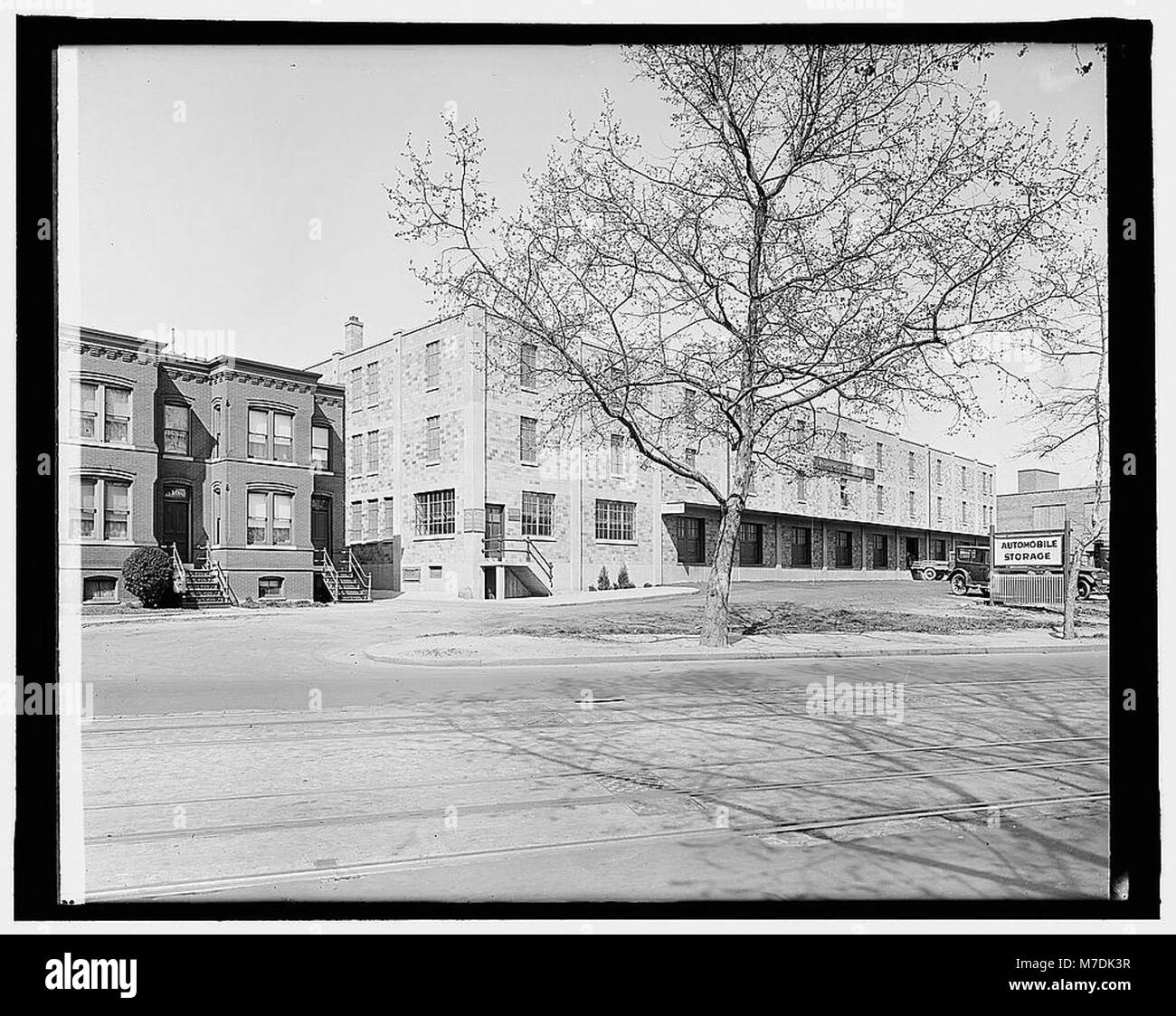 This image shows the Metropolitan Warehouse Company, capturing its ...