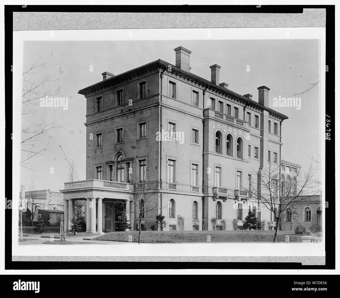 Diplomatic building spaces hi-res stock photography and images - Alamy