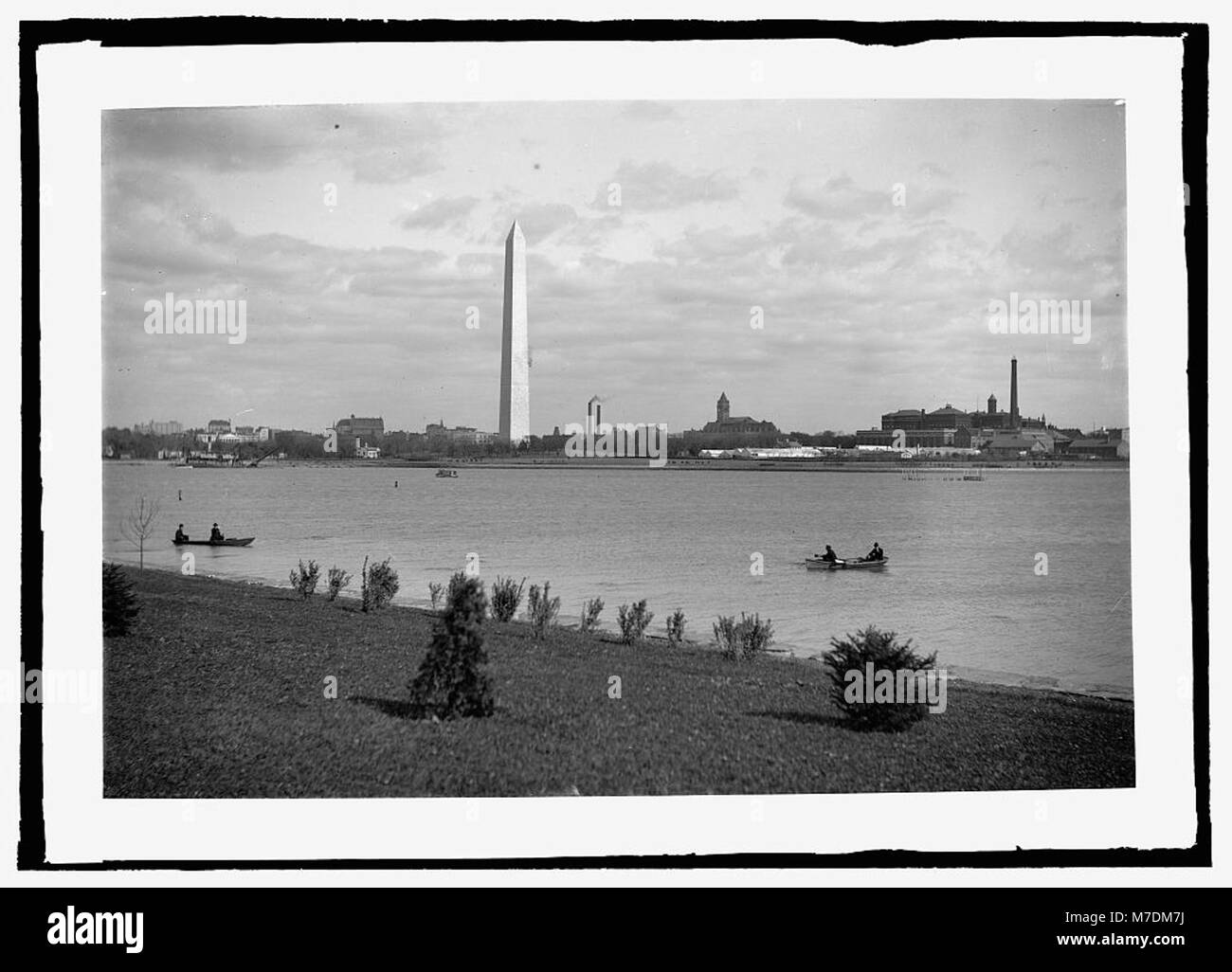 Photograph of a monument and surrounding basin, capturing the ...