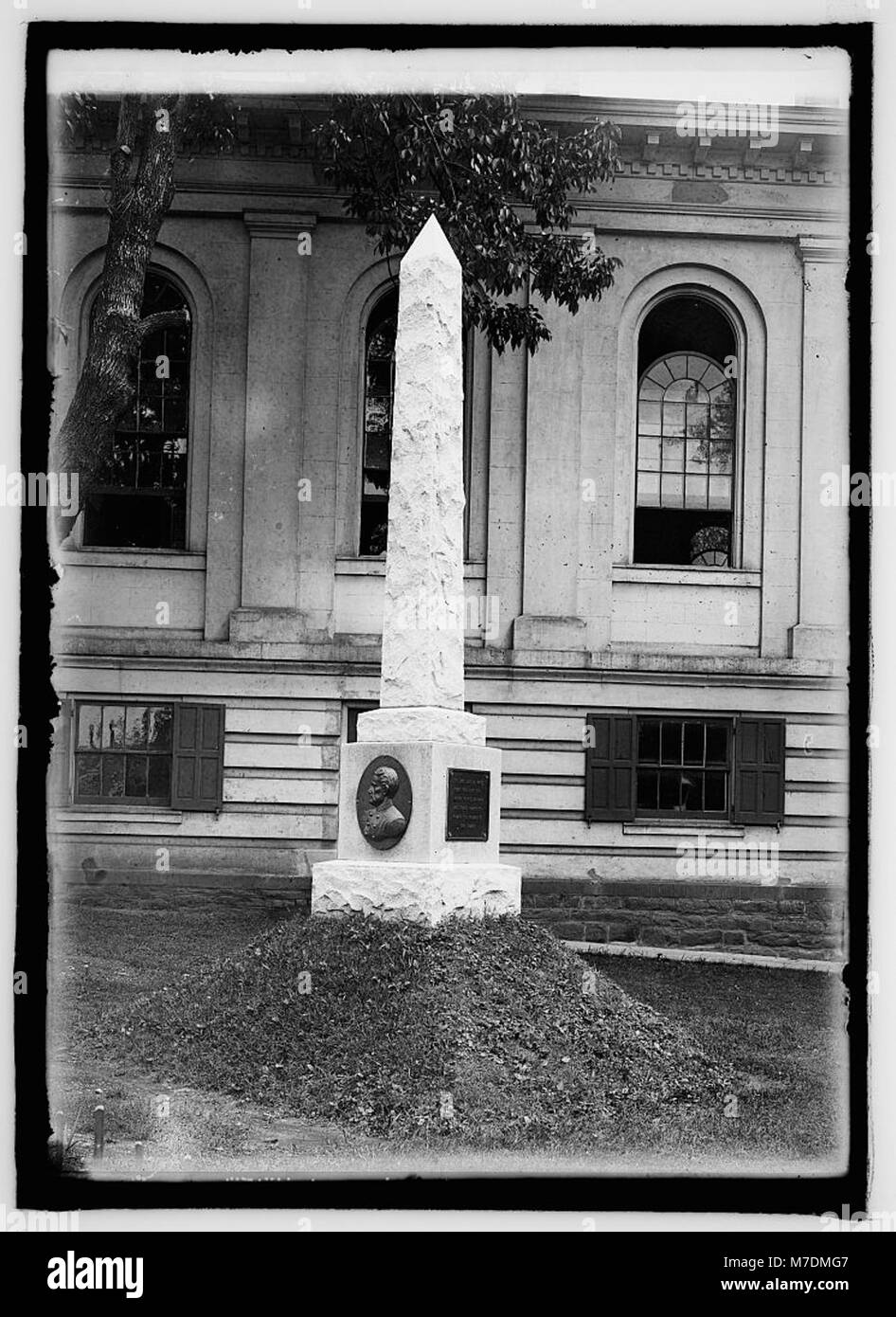 The Mosby Monument in Warrenton, Virginia, commemorates the Confederate ...