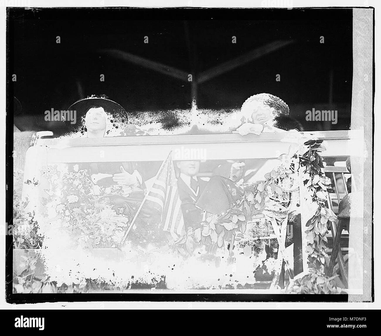 A historical portrait featuring Mrs. Hampton Gary and Mrs. Thos. F ...