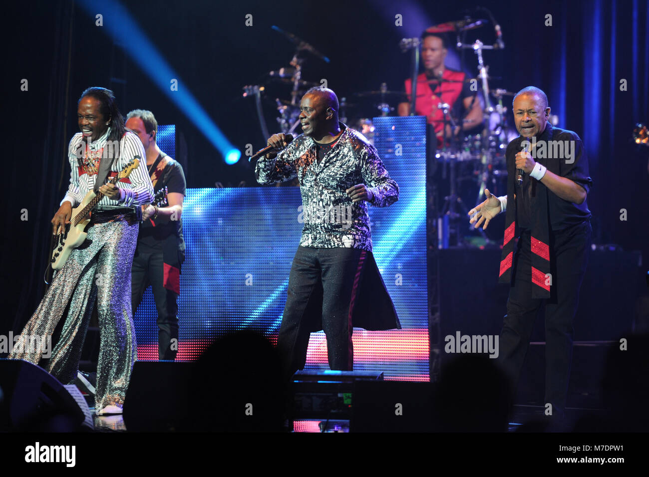 HOLLYWOOD, FL - OCTOBER 15: Verdine White, Philip Bailey, Ralph Johnson ...