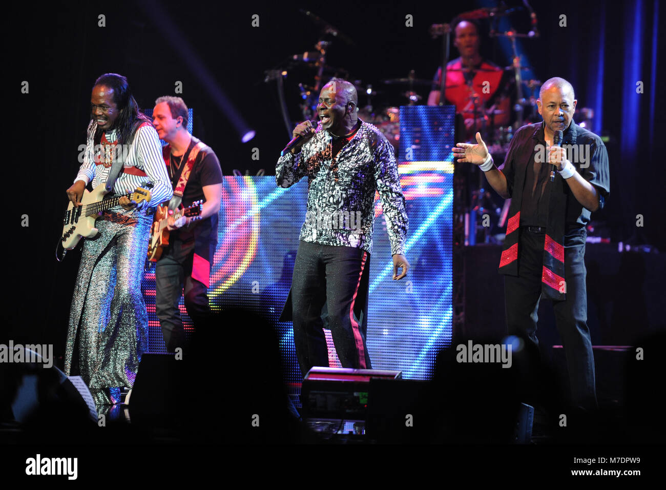 HOLLYWOOD, FL - OCTOBER 15: Verdine White, Philip Bailey, Ralph Johnson ...