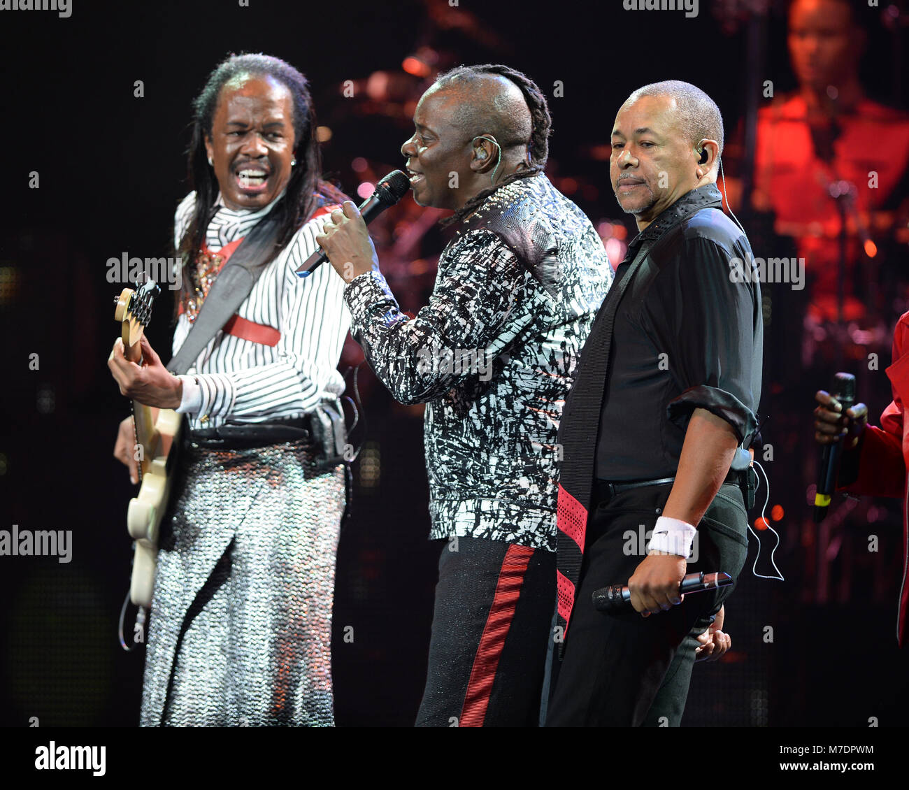 HOLLYWOOD, FL - OCTOBER 15: Verdine White, Philip Bailey, Ralph Johnson ...