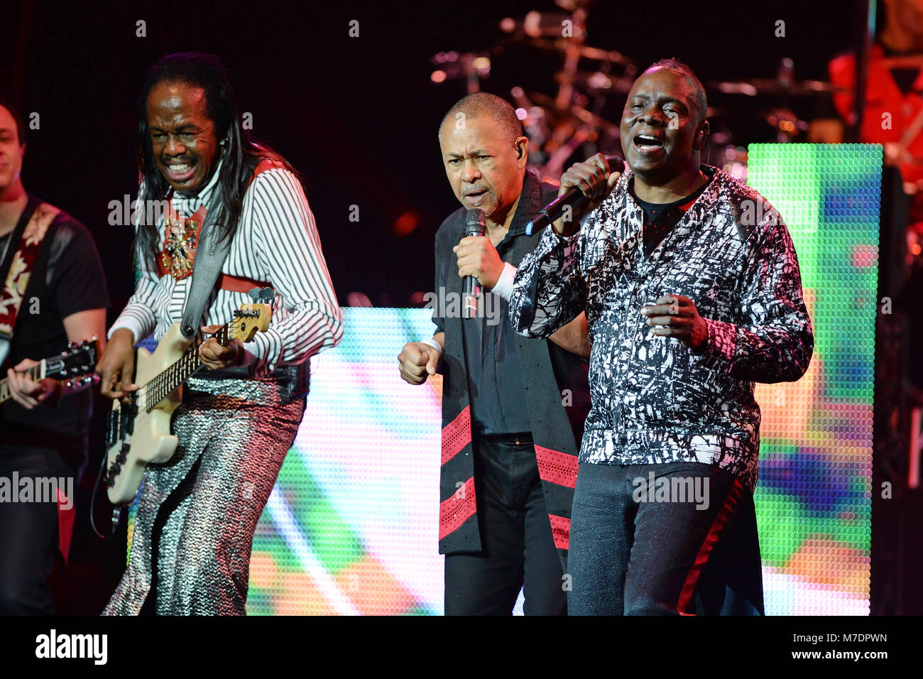 HOLLYWOOD, FL - OCTOBER 15: Verdine White, Philip Bailey, Ralph Johnson ...