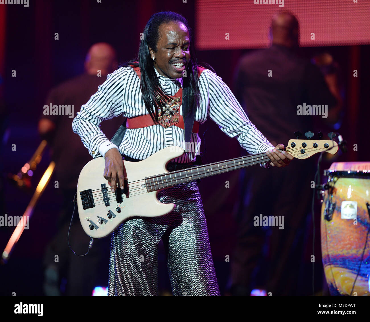 HOLLYWOOD, FL - OCTOBER 15: Verdine White, Philip Bailey, Ralph Johnson ...
