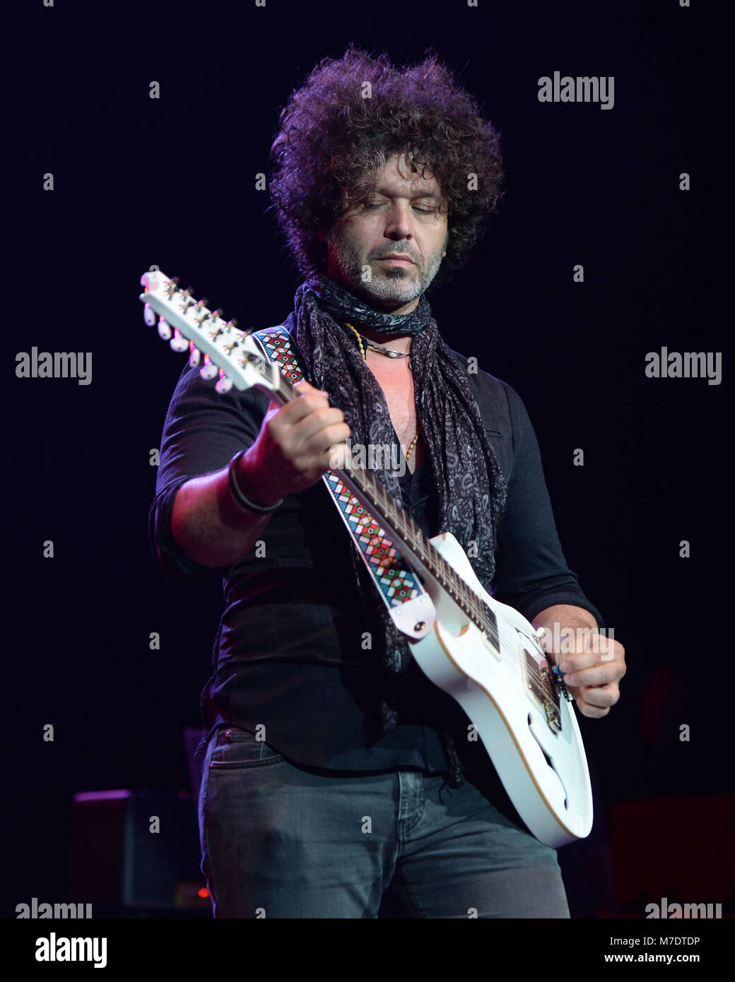Doyle bramhall ii hi-res stock photography and images - Alamy