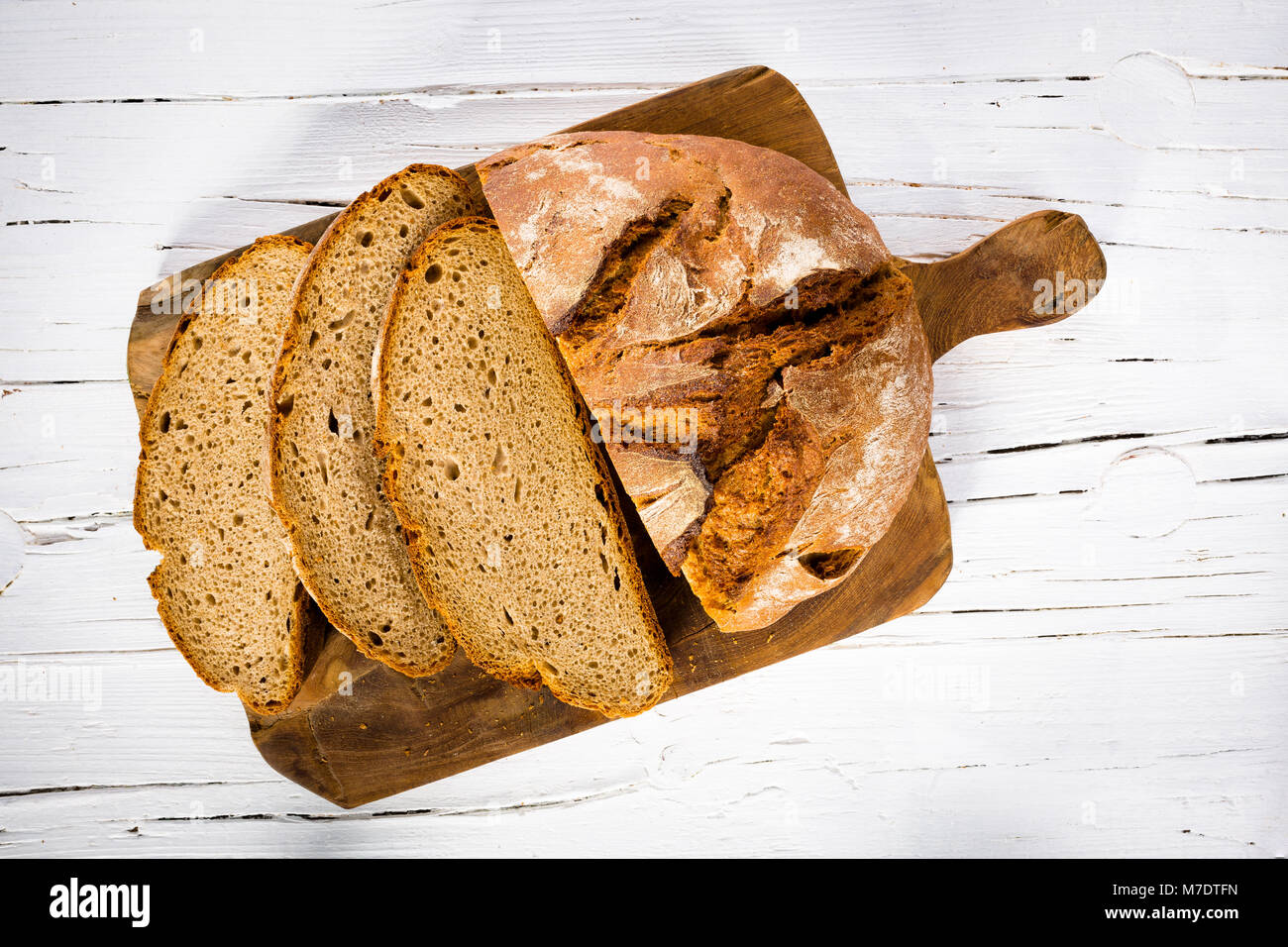 Black bread slice top view hi-res stock photography and images - Alamy