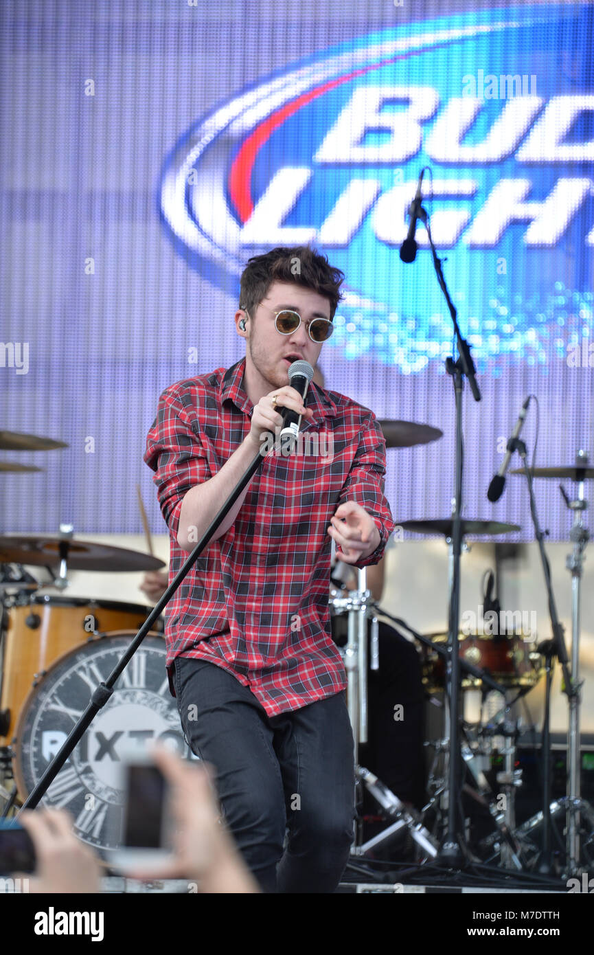SUNRISE, FL - DECEMBER 21: Jake Roche and his bandmates Danny Wilkin ...