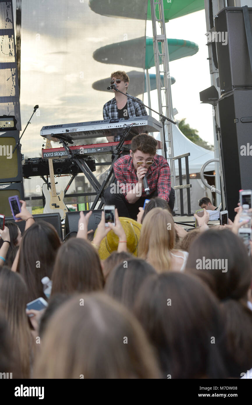 SUNRISE, FL - DECEMBER 21: Rixton lead singer Jake Roche's girlfriend ...