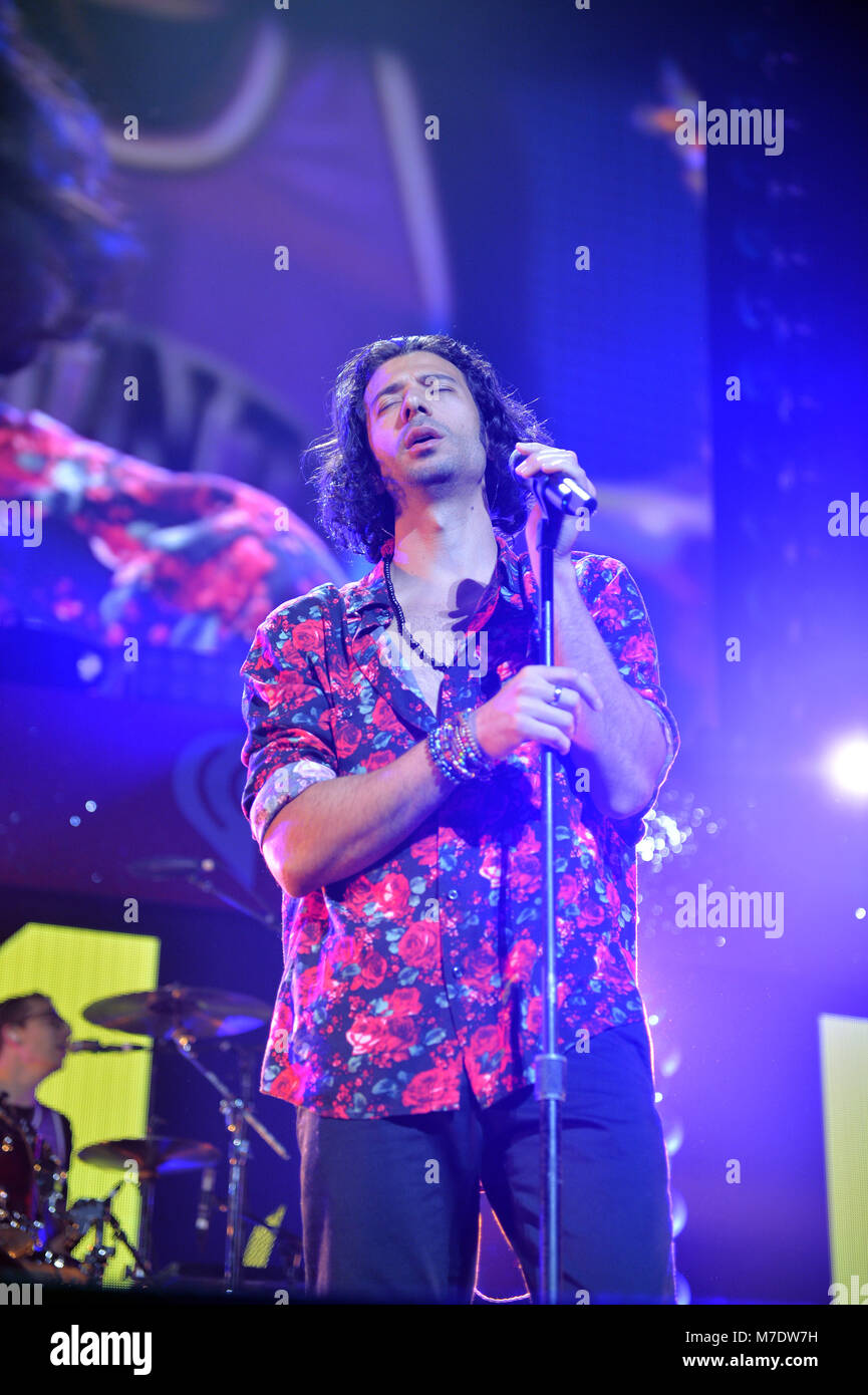 Alex tanas and ben spivak of magic hi-res stock photography and images ...