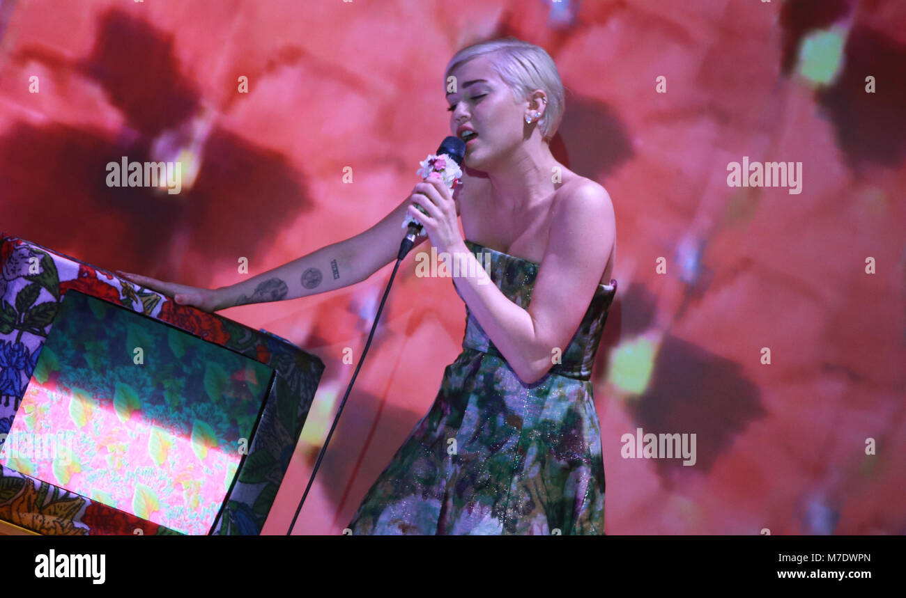 MONTE-CARLO, MONACO - MAY 27: Miley Cyrus performs during the ceremony ...