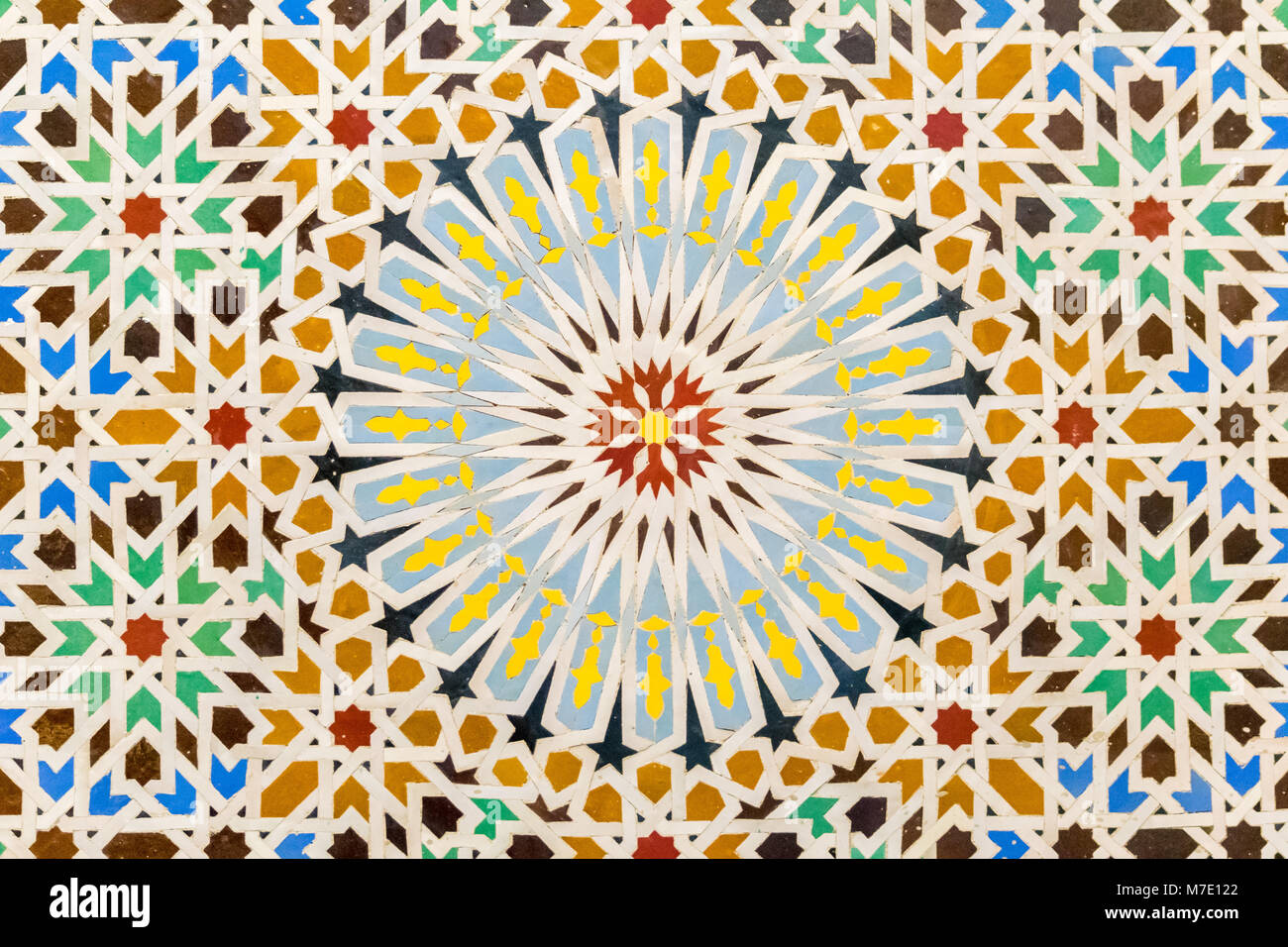 Tile pattern arabic hi-res stock photography and images - Alamy