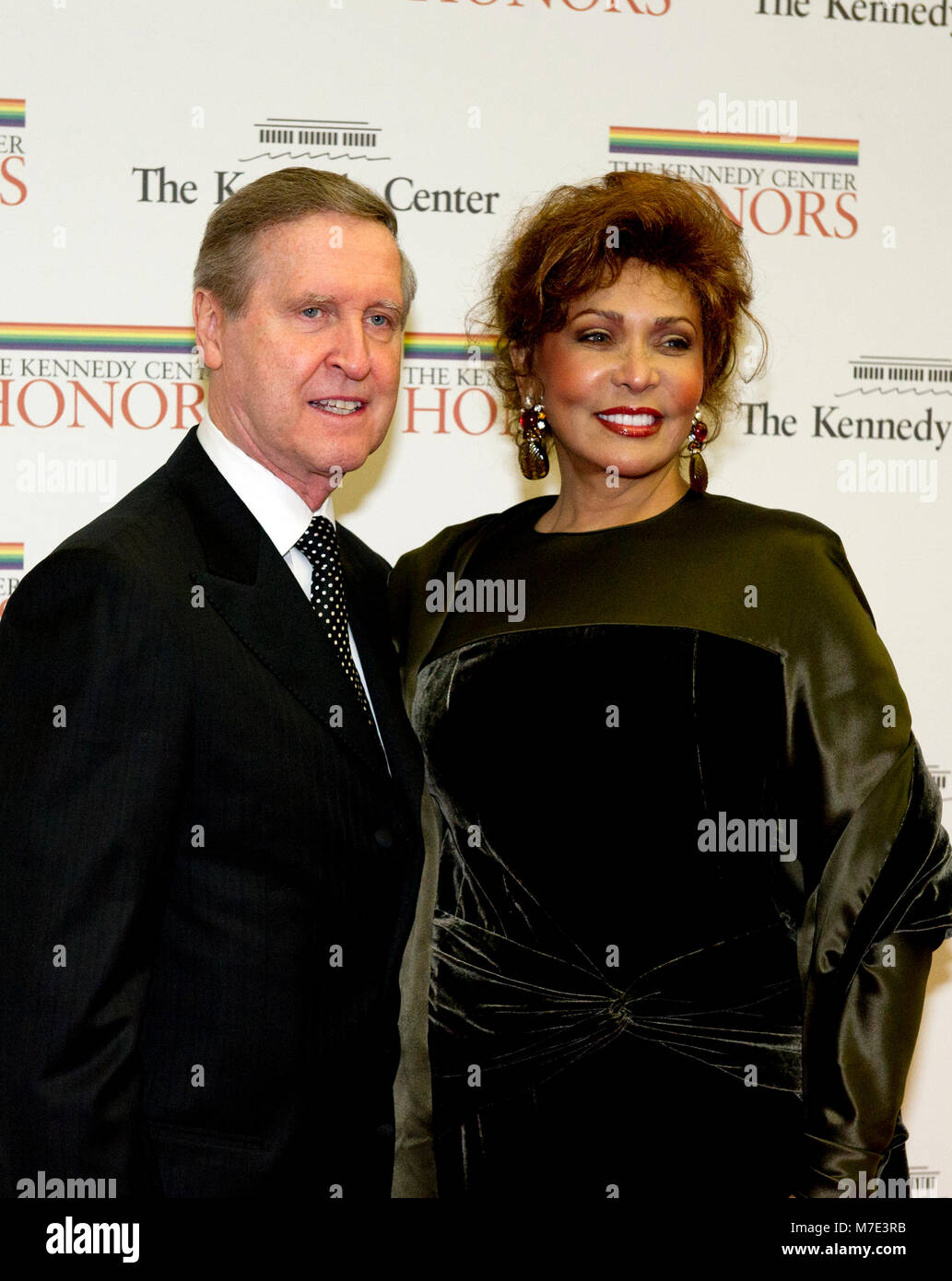 U s secretary defense william cohen hi-res stock photography and images ...