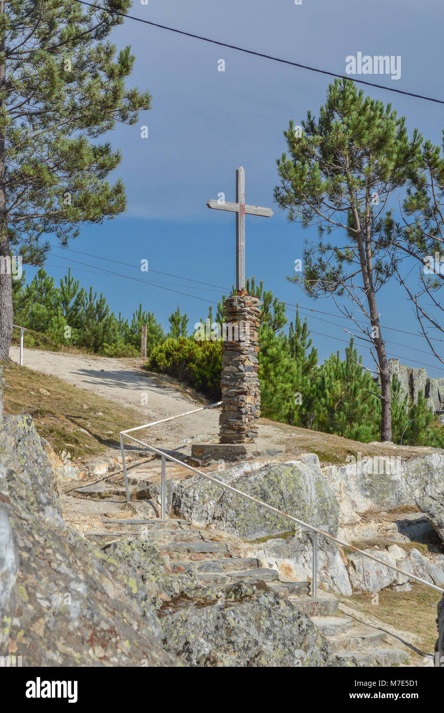 Jesus christ sculpture on rock hi-res stock photography and images - Alamy