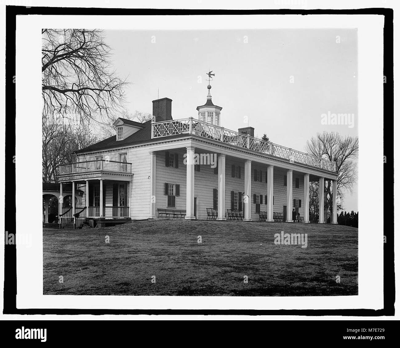 View of George Washington's Mount Vernon estate in Virginia, a ...