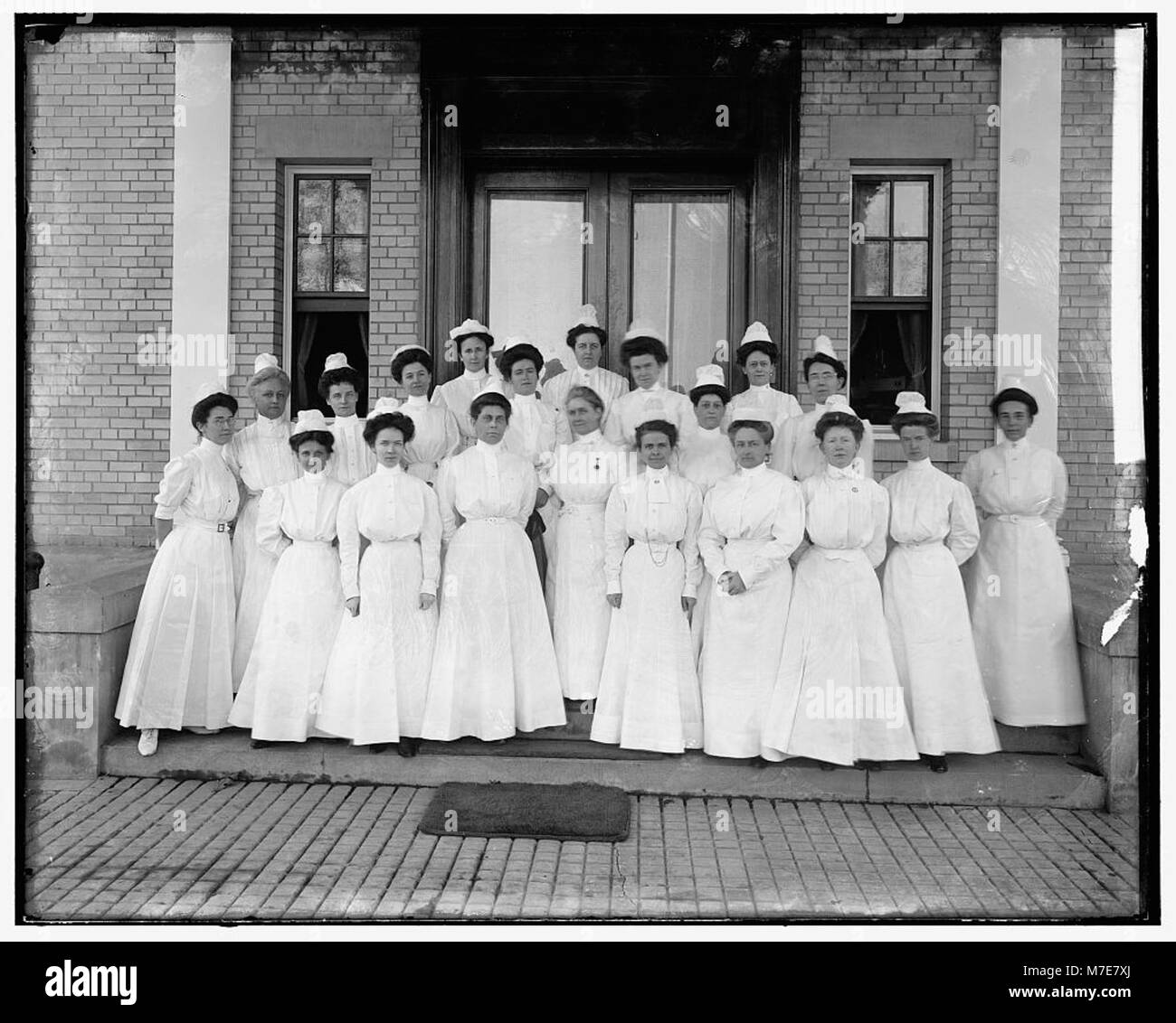 Nurses working a Black and White Stock Photos & Images - Alamy