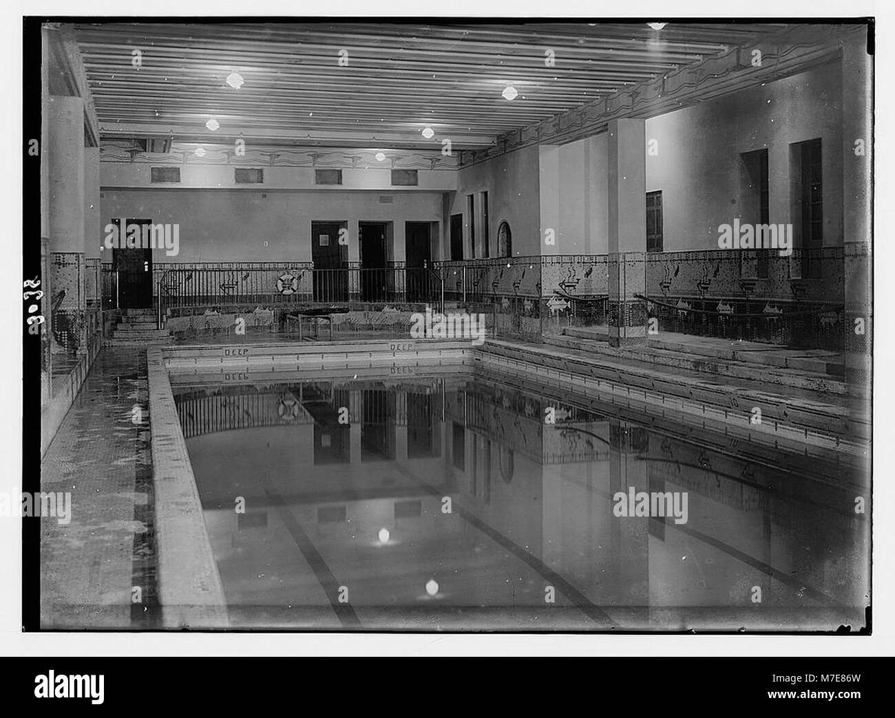 Y m c a swimming pool hi-res stock photography and images - Alamy