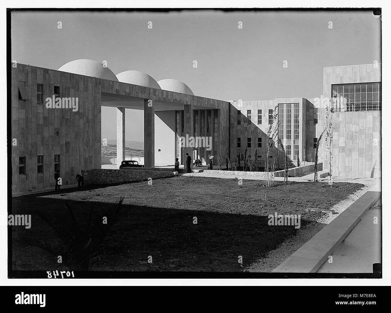 Courtyard of the university building Black and White Stock Photos ...