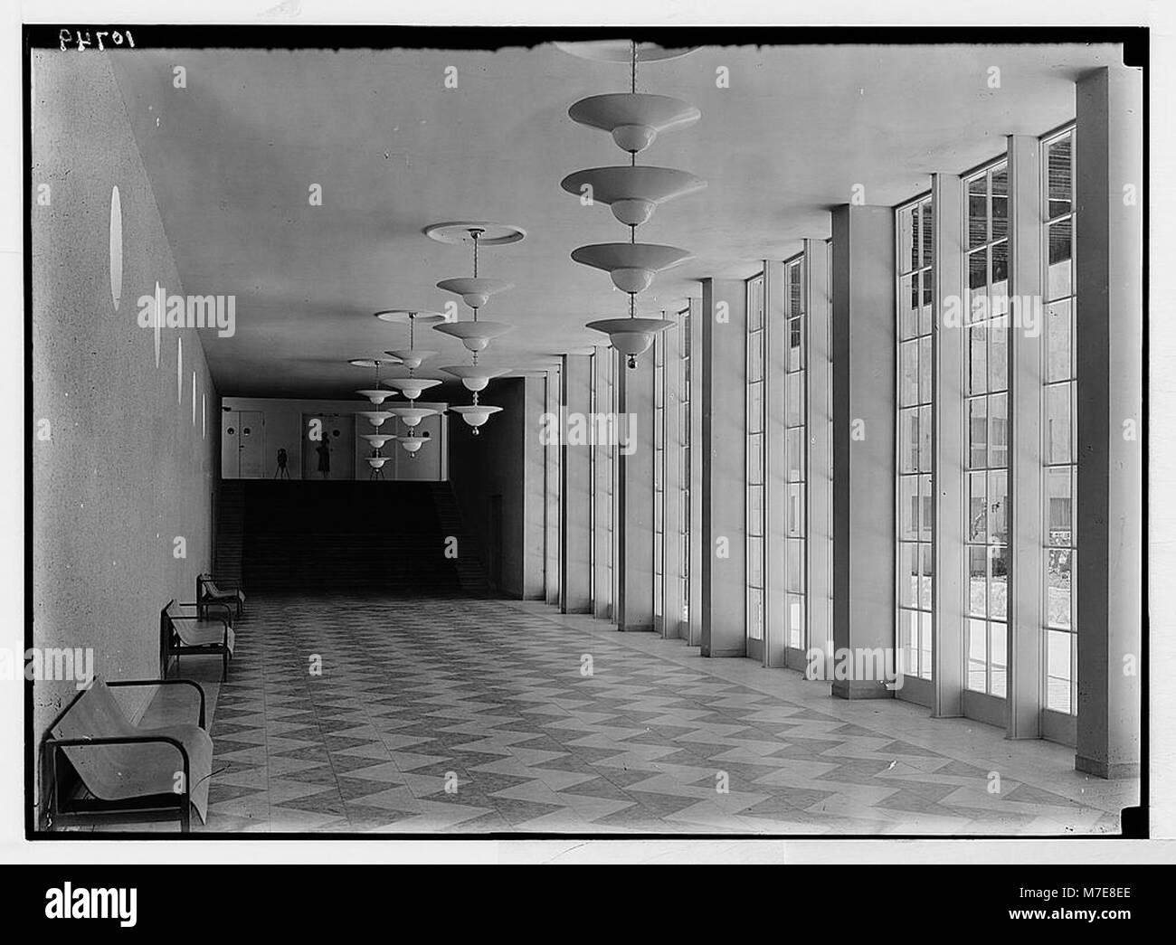 Technology and research centre Black and White Stock Photos & Images ...