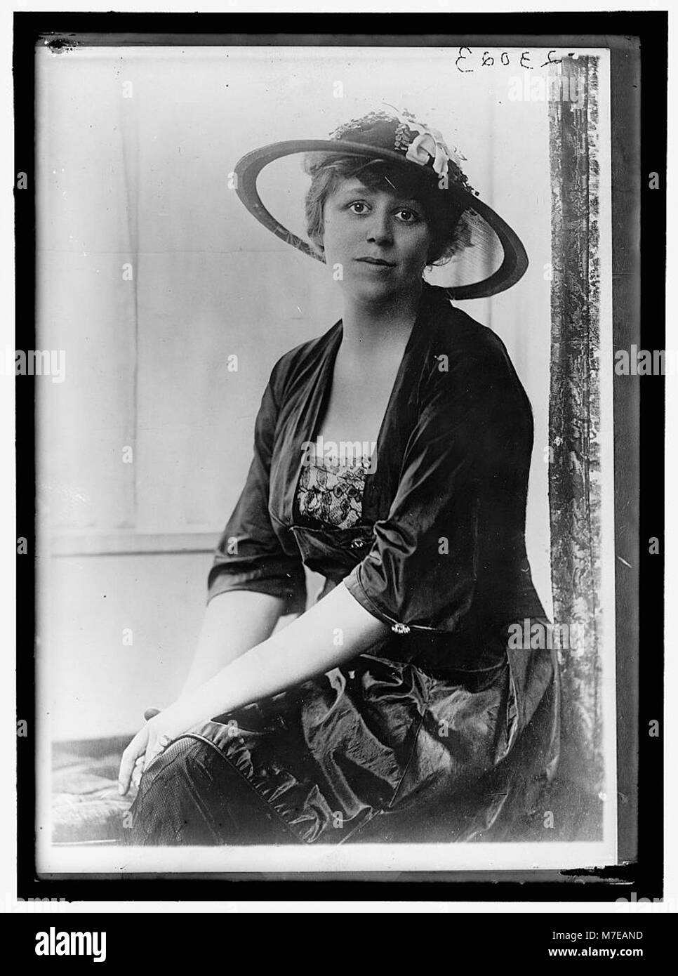 A historical photograph without a caption, showing an unidentified ...