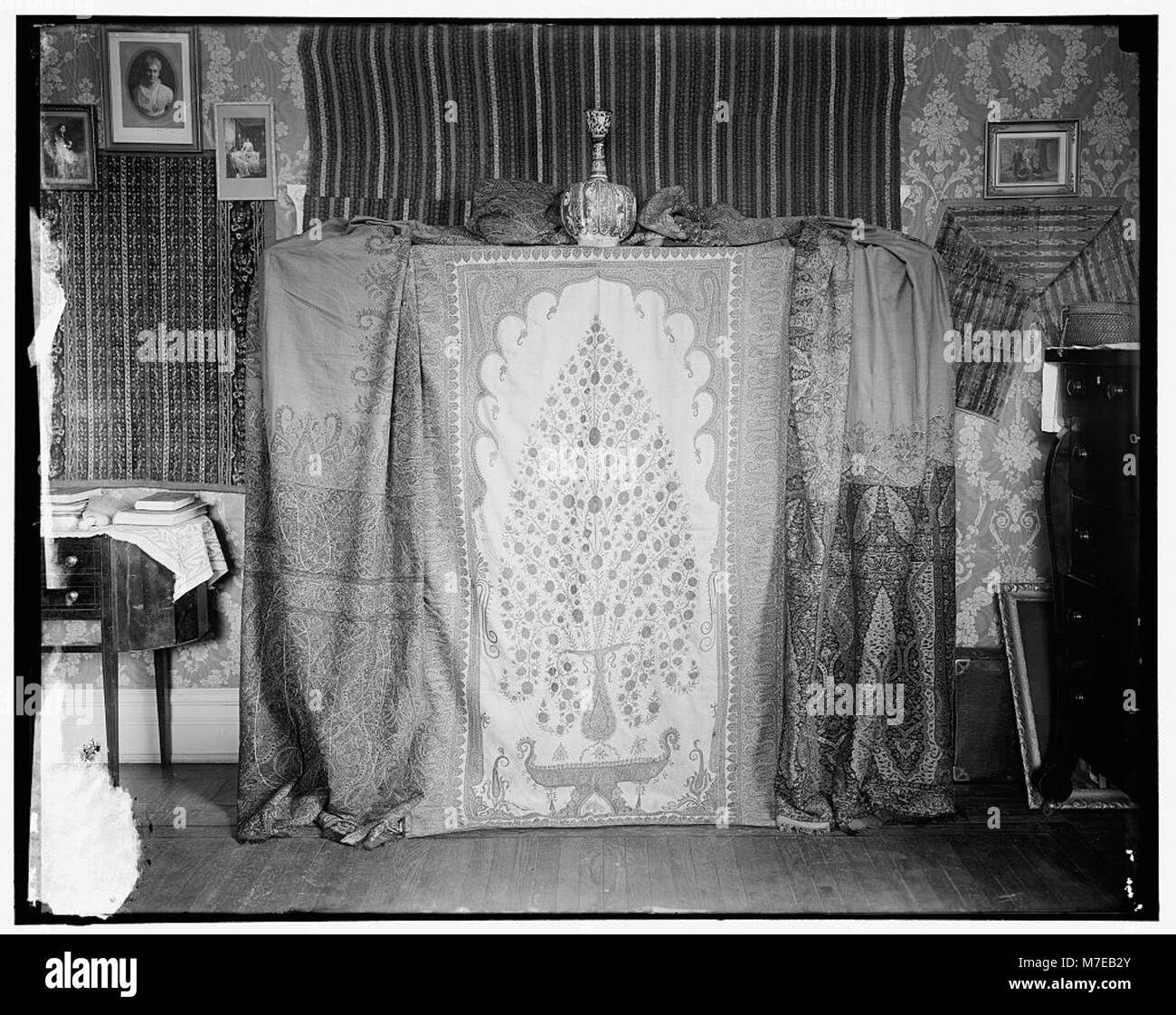 An Image Without A Caption Requiring Further Context Or Identification To Provide Specific