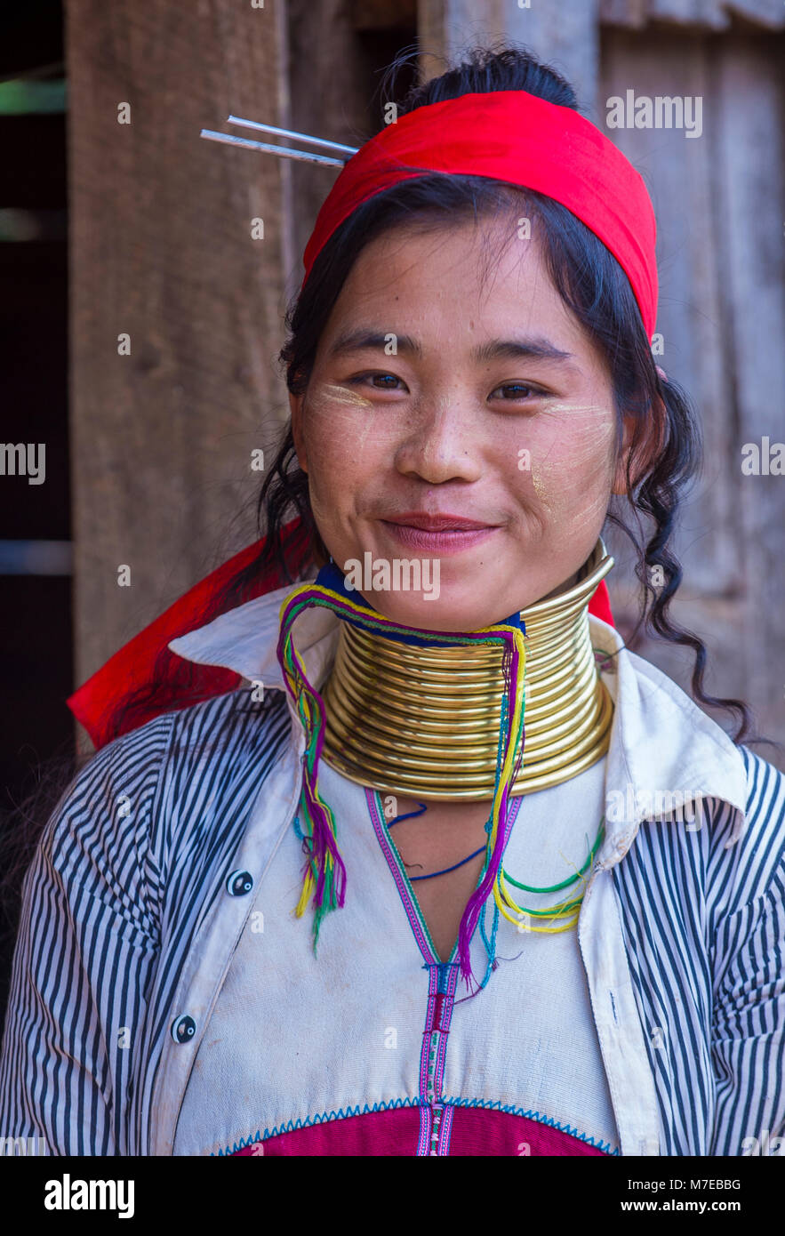 Portrait of Kayan tribe woman in Kayan state Myanmar Stock Photo - Alamy