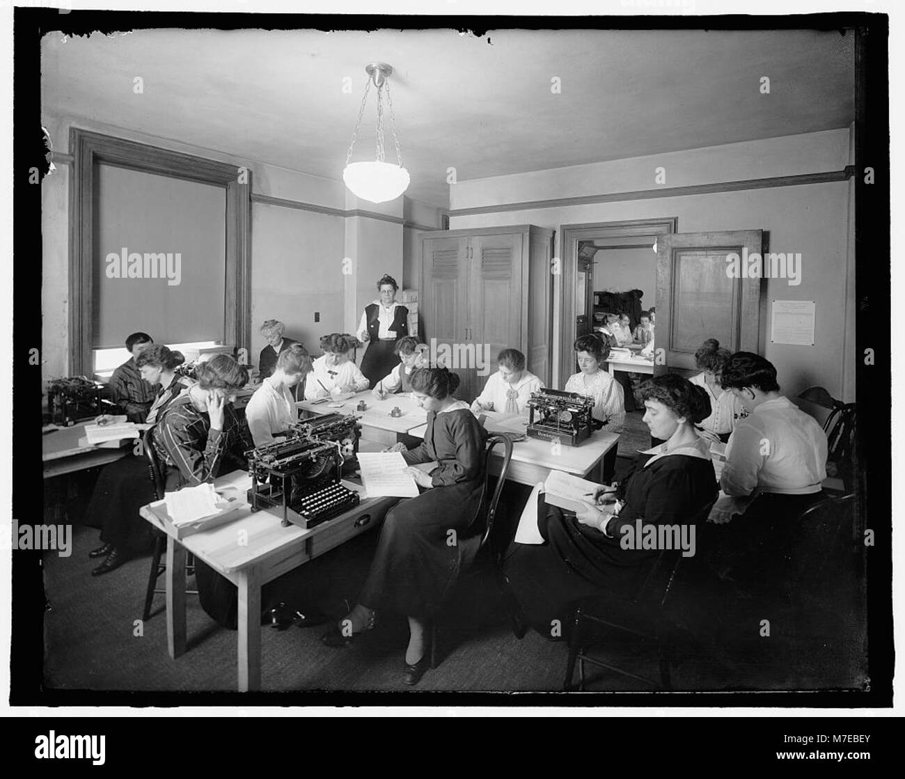 Work office vintage social Black and White Stock Photos & Images - Alamy