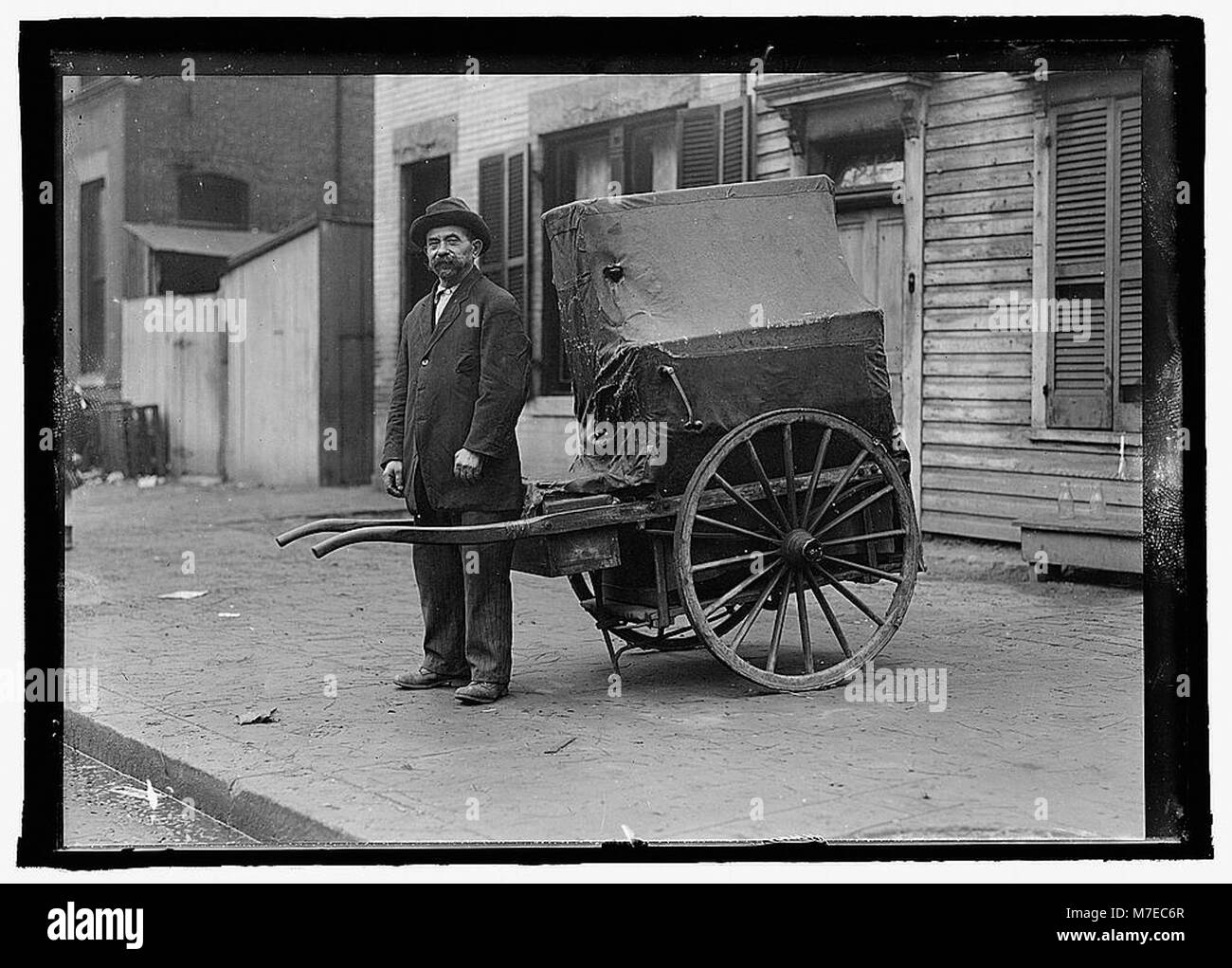 Organ grinder Black and White Stock Photos & Images - Alamy