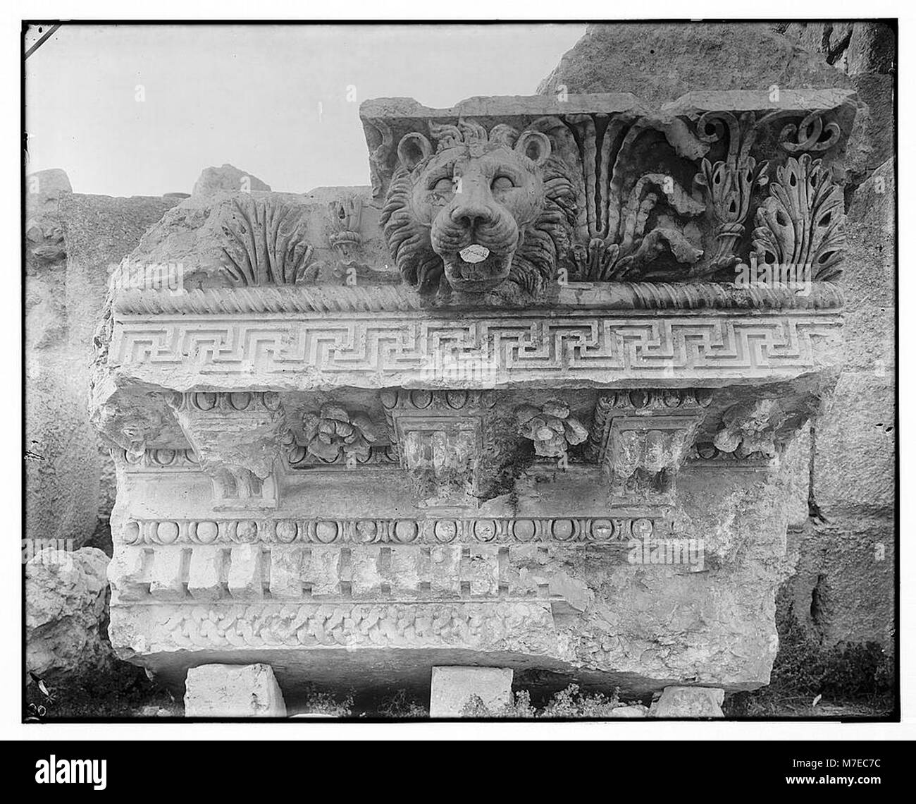 Frieze cornice Black and White Stock Photos & Images - Alamy