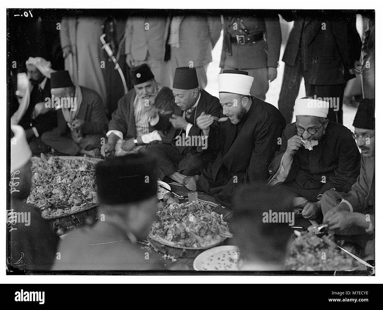 Pan-Islamic conference. Gathers at Shunet Nimrin, Transjordan. Dinner ...