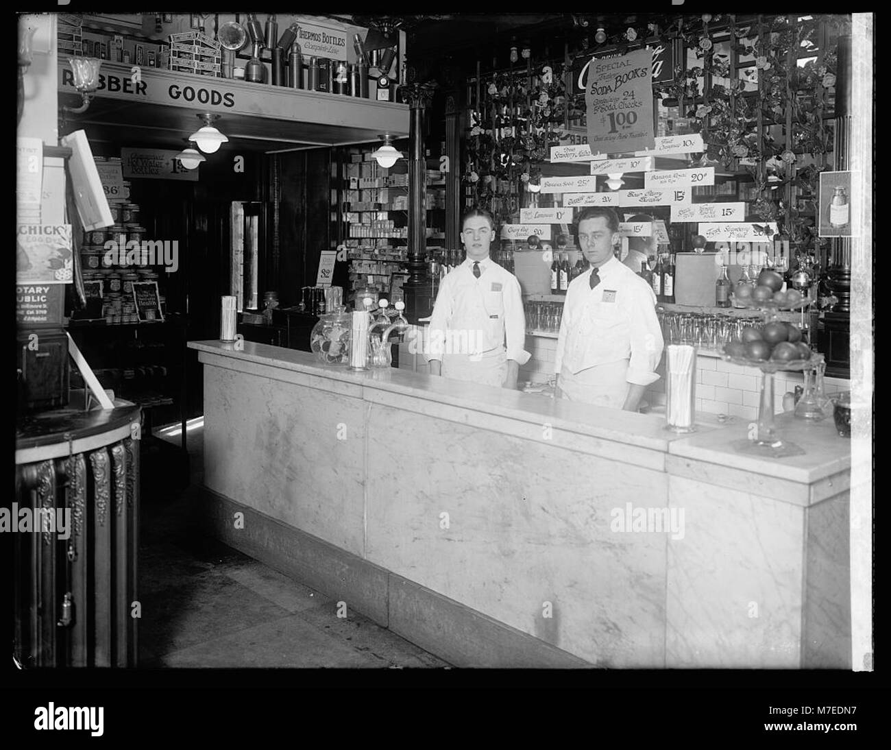 Vintage drug store soda fountain hi-res stock photography and images ...