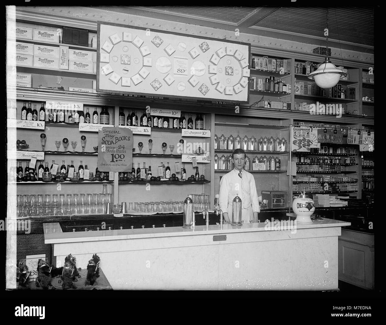 Peoples Drug Store in Washington, D.C., featuring its soda fountain, a ...