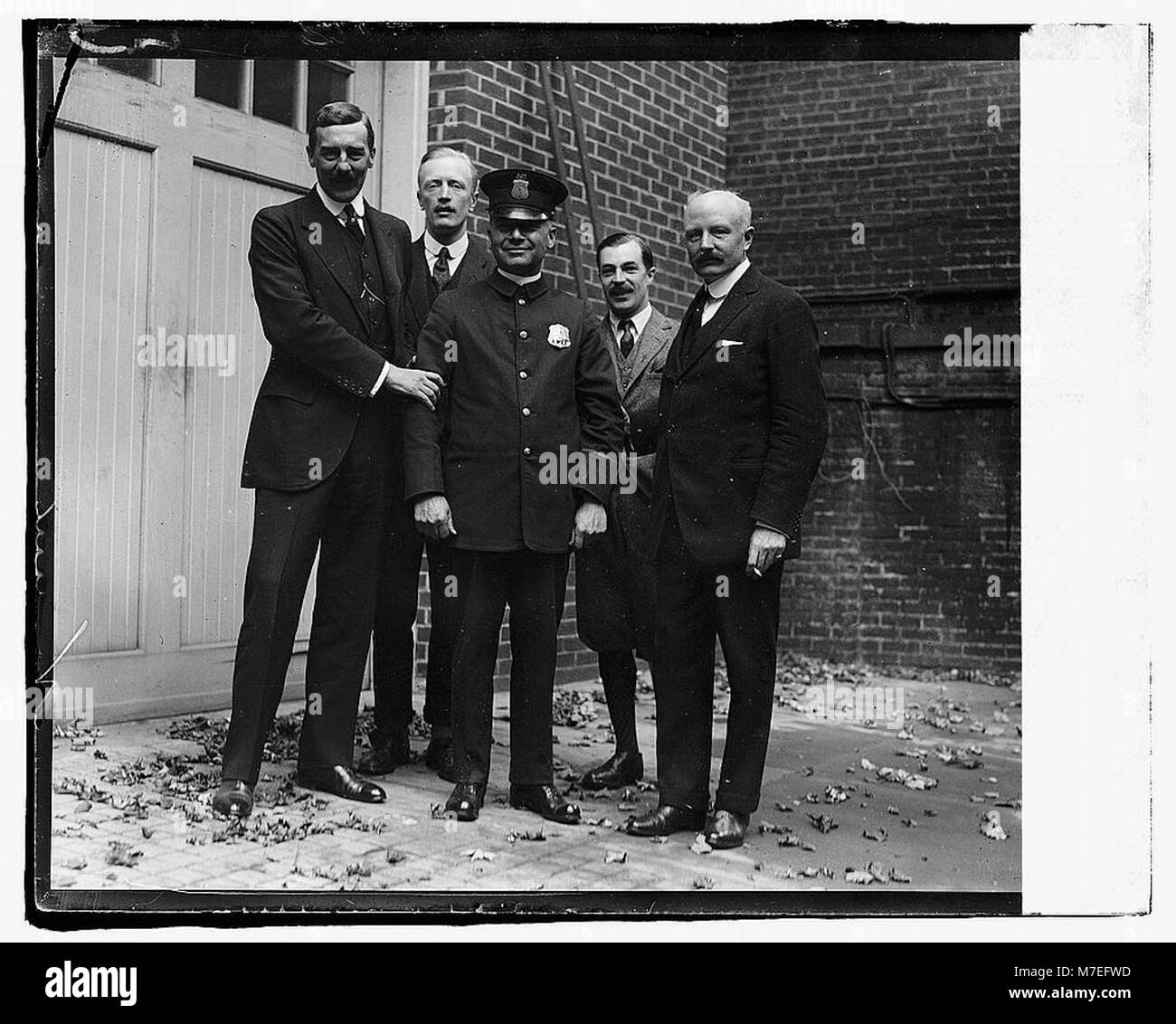 Early 1900s police officer hi-res stock photography and images - Alamy