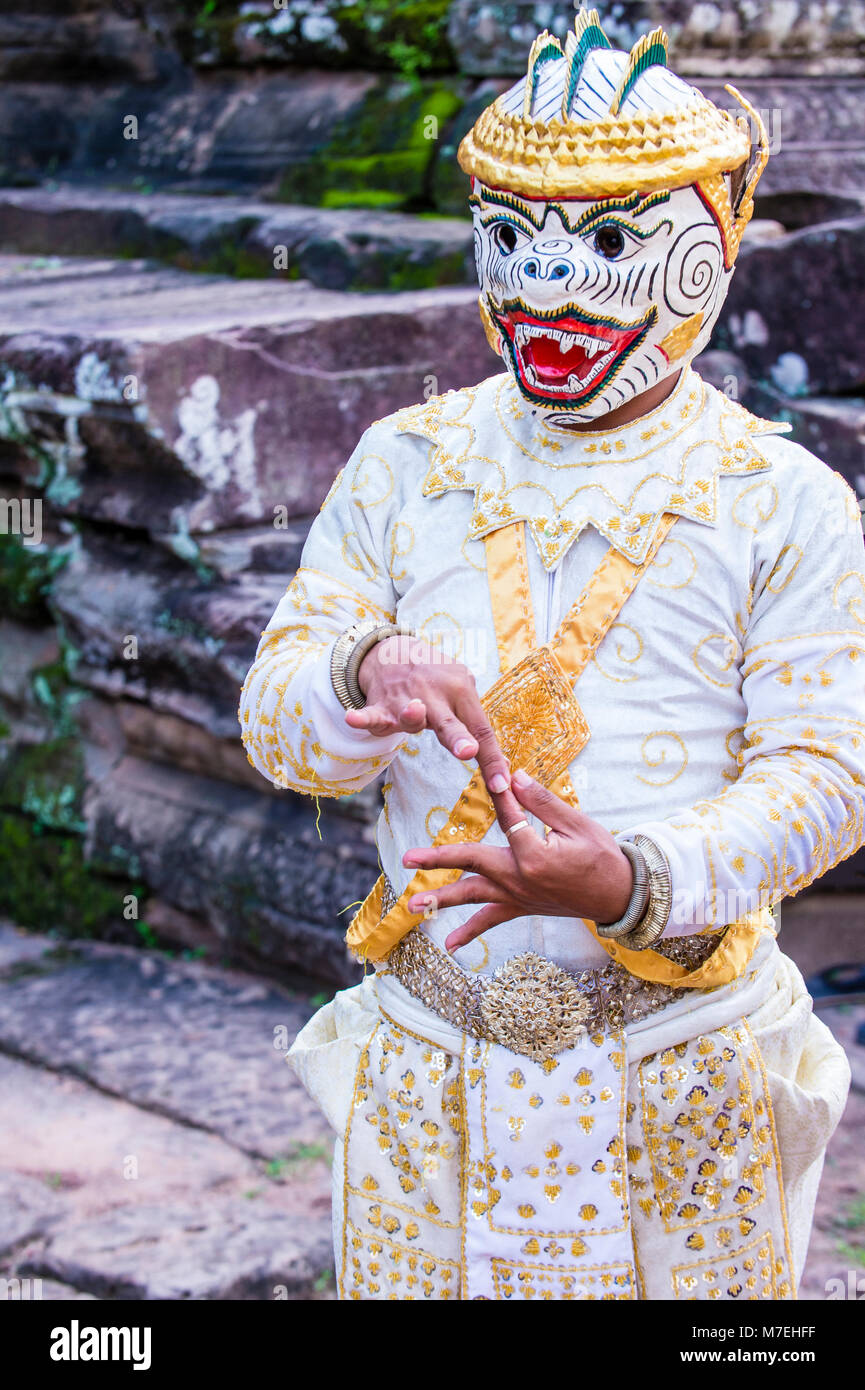 Cambodian Apsara dancer in Angkor Wat , Siem Reap Cambodia Stock Photo ...