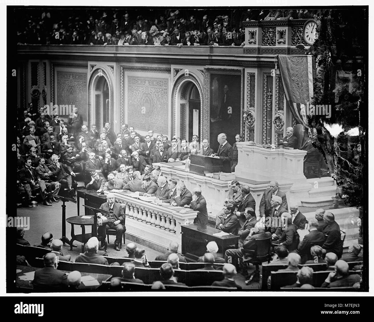 Photograph of President Woodrow Wilson delivering a speech to the Joint ...