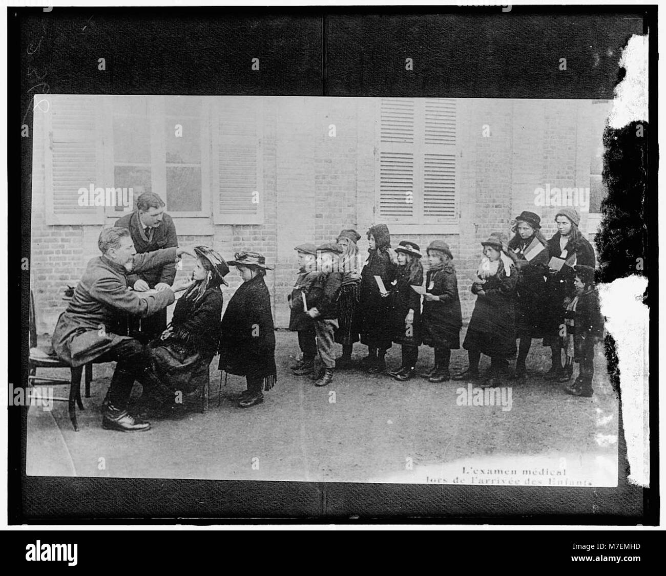 Volunteer american red cross Black and White Stock Photos & Images - Alamy
