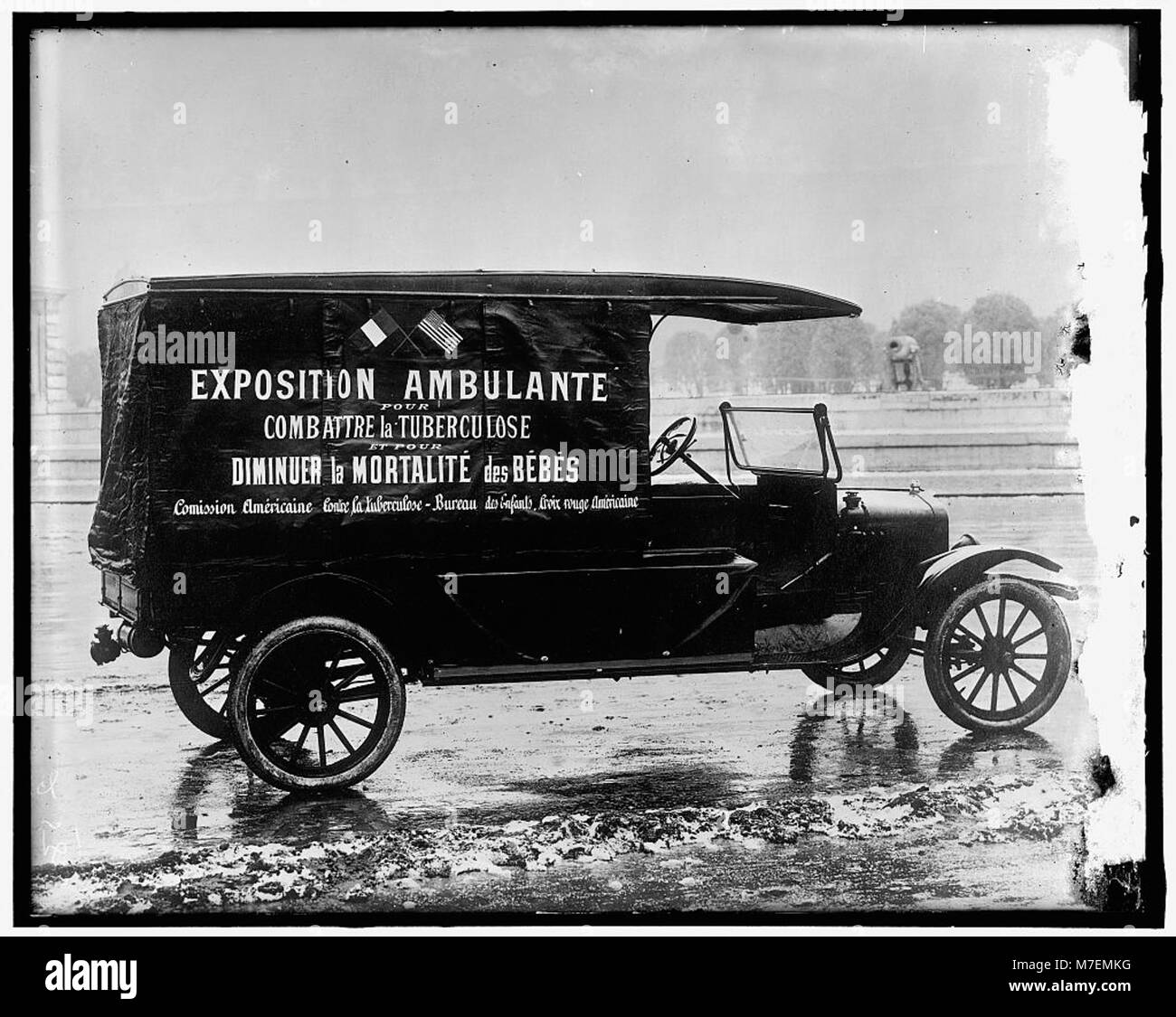 Humanitarian medical aid mission Black and White Stock Photos & Images ...