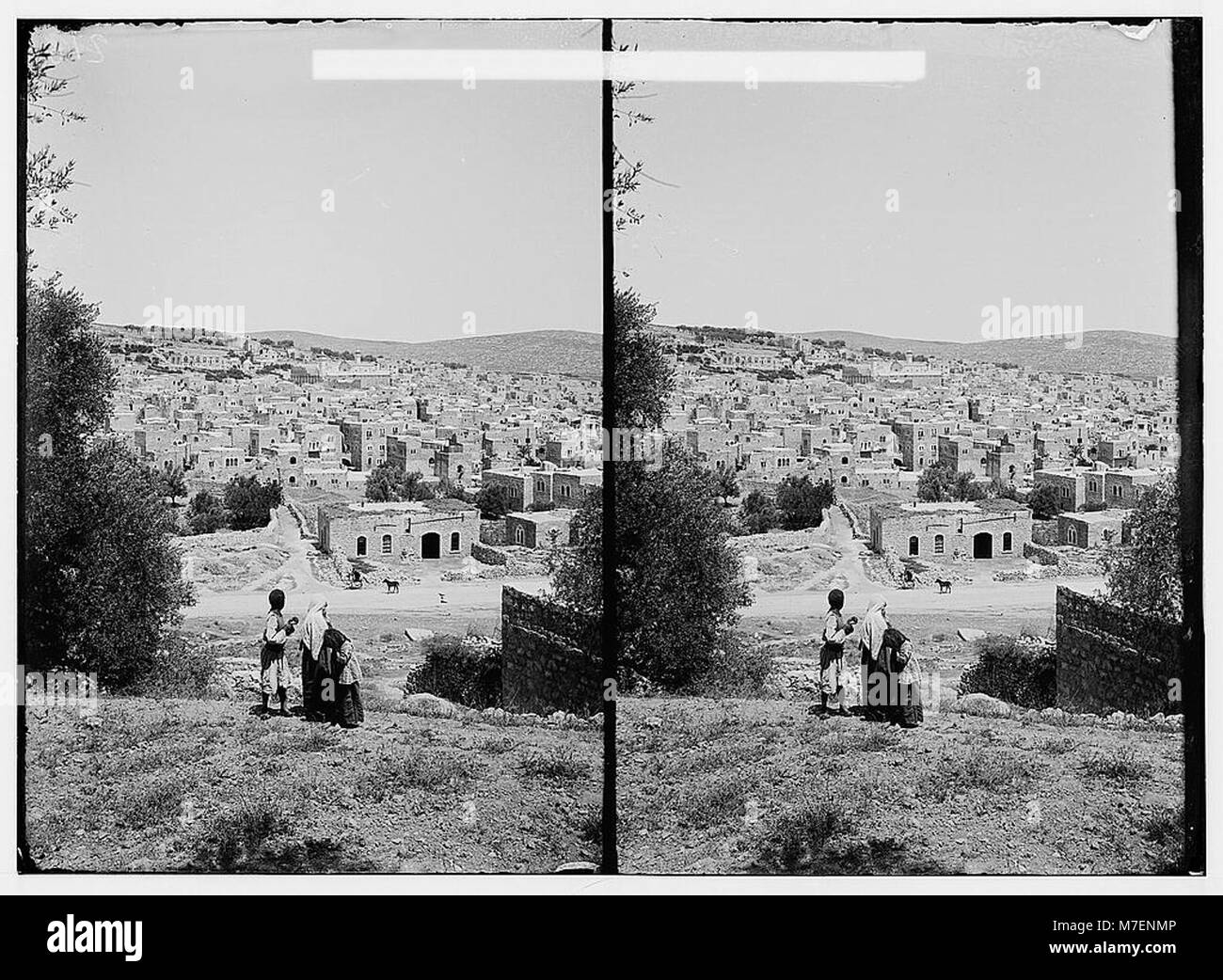 Structures visible near them hi-res stock photography and images - Alamy