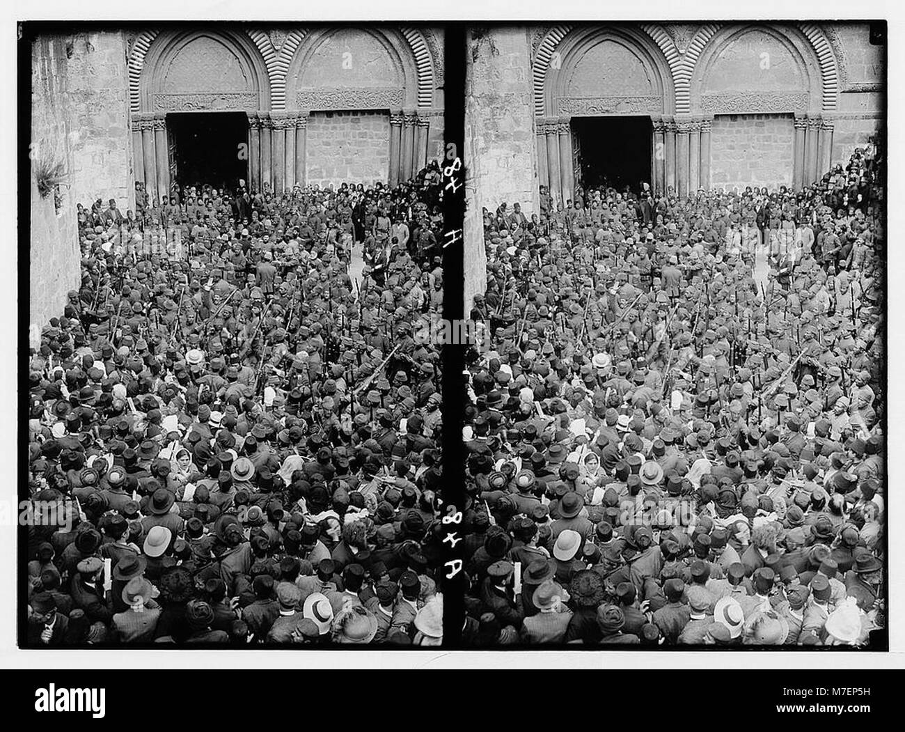 Soldiers at church of the holy sepulchre hi-res stock photography and ...